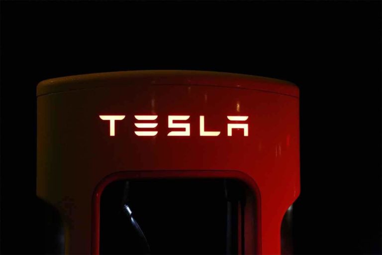 Tesla Might Start Its Own Music Streaming Service